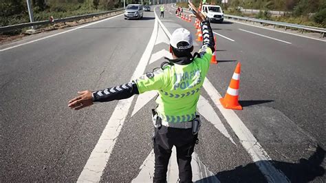 İzmir trafiğinde bir haftada 26 bin ceza Hız ihlalleri alarm veriyor