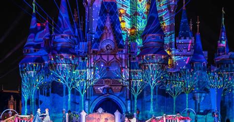 Frozen Holiday Surprise Opening Night Photo 7 Of 10