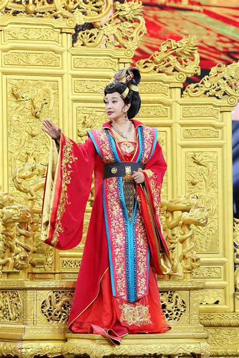 《王牌》王鸥、刘敏涛即兴演绎“伪装者”遭恶搞