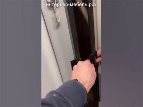 Двухстворчатый распашной шкаф с зеркалом в прихожую - YouTube