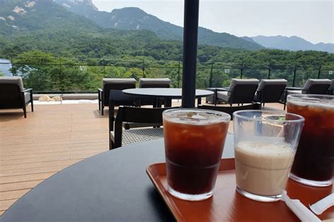 웅장한 북한산이 보고싶을땐 스타벅스 북한산점