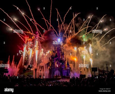 Castle Disneyland Paris Fotografías E Imágenes De Alta Resolución Alamy