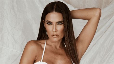 Deborah Secco Desmaia Ap S Cena De Sexo Com V Rios Homens Jornal De Bras Lia