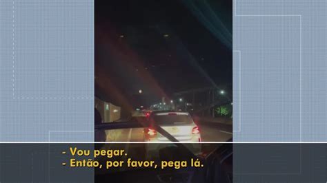 Vídeo Vídeo Mostra Homem Ofendendo Policiais Ao Ser Preso Suspeito De