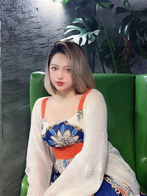 Con Gái Khoe ảnh Bố điển Trai Như Tài Tử Màn ảnh Lấy Tiểu Thư Phố Cổ