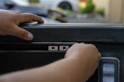 Gator Efx Hard Fold Tonneau Cover For 2nd And 3rd Gen Tacoma