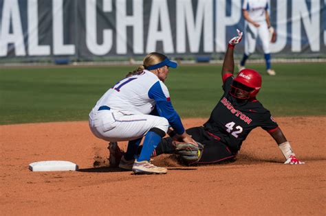 Cripe Powers Jayhawks To 6 5 Victory Over Houston In Big 12 Tournament