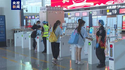 海南海口：做好服务保障工作 推进滞留旅客安全有序离岛港口架次发船