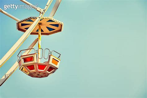 Retro toned close up picture of Ferris wheel car 이미지 1257442394 게티