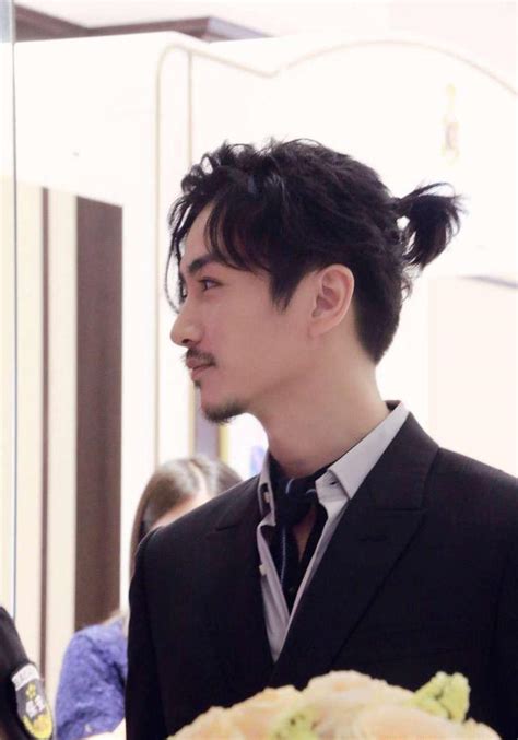 已婚男星钟爱小胡子，陈晓婚后首秀变雅痞！网友：又一个吴秀波！陈晓吴秀波胡子新浪新闻