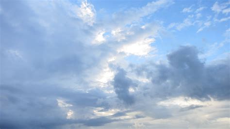 무료 이미지 자연 수평선 구름 하늘 햇빛 태양 레이 낮 천국 색깔 날씨 적운 고요한 종교 푸른 맑은 선명한 극적인 공상 마법 하나님