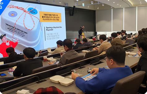 플레이모빌 키링 피규어 단체 클래스 기업 워크샵 회사워크샵 이색워크샵 소통 단합 팀워크 팀빌딩