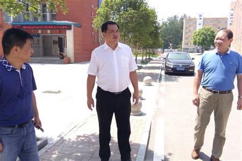 阜南县委副书记县长李云川到第十三小学进行调研