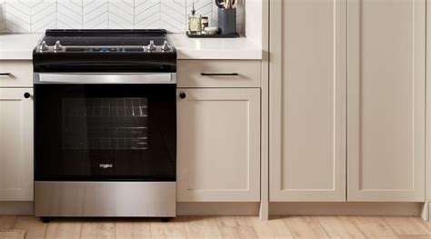 Steam Clean Ovens How To Clean Your Oven With Steam Whirlpool