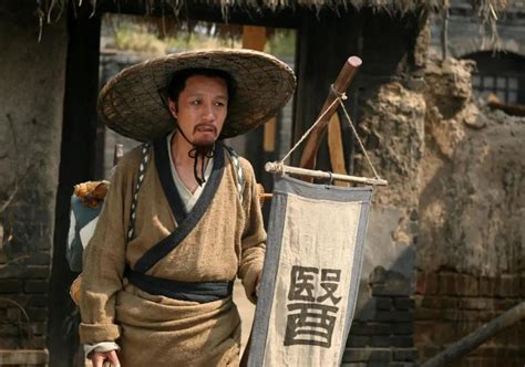 女怕午时生，男怕子夜临”（女怕午时出生男怕子夜降临啥意思）