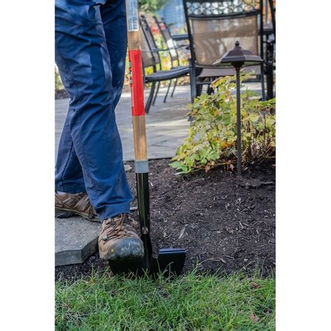 Craftsman Crafstman 906 In Handheld Manual Lawn Edger In The Lawn