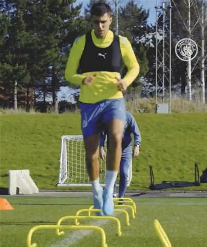 발롱도르 맨시티 로드리 부상 6개월 만에 개인훈련