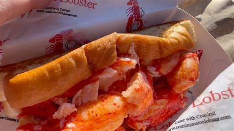 Cousins Maine Lobster Roll Is Amazing And Heres Why Close Up Look At
