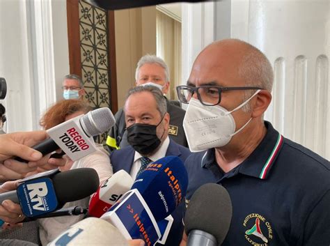 Incendi Calabria Summit Con Il Capo Della Protezione Civile Nazionale Per Programmare