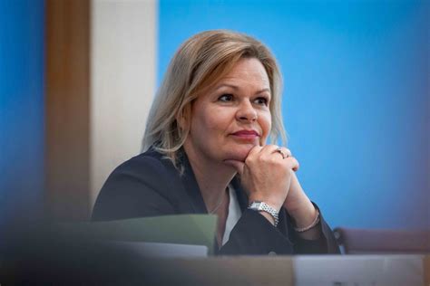 Faeser lobt EU Asylkompromiß trotz Kritik
