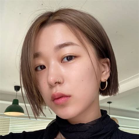 아치눈썹 아치형눈썹 세미아치눈썹 디자인눈썹 구디눈썹문신 리유브로우 Lleeuu • Threads Say More