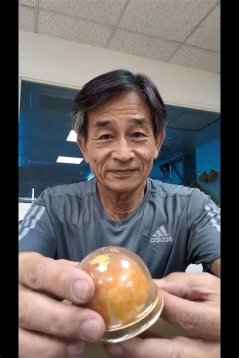 積哥日常2 中秋節新品研發「牛樟芝金箔蛋黃酥」 中秋節 蛋黃酥 Mushroom Fungi Antrodia 皿培 牛樟芝