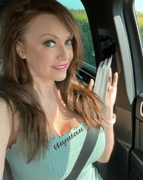 Time For A Sexy Car Selfie Pics The Viraler
