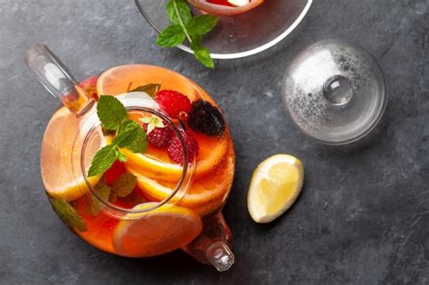 Traditional Fruit Tea Premium Photo