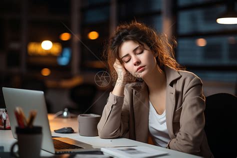 加班劳累的女性高清图片下载 正版图片600802556 摄图网