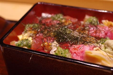 魚介の宝石箱と称される！ 鮨 石島の「ばらちらし」 おいしんぐ！