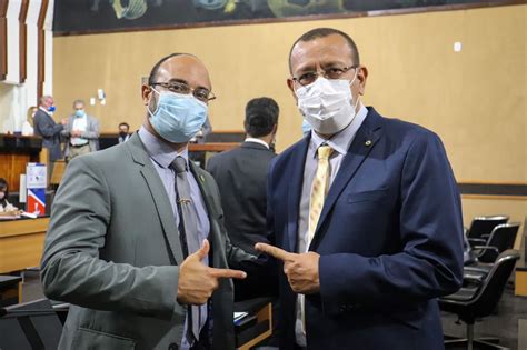Capitão Alden e Soldado Prisco marcam presença em cerimônia de entrega da Comenda de Julho a