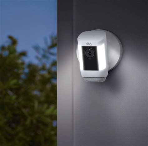 Spotlight Cam Pro Cámara De Seguridad Para Exteriores