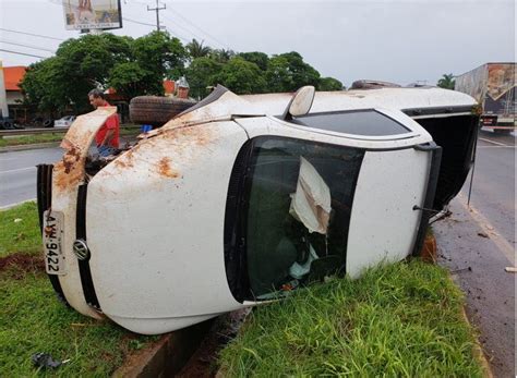 Motorista sai ileso de acidente na rodovia 317 A noticia começa