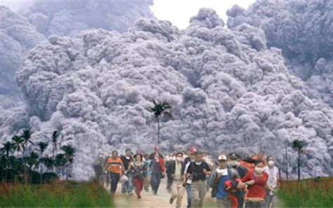 Indonezia Un vulcan activ din insula Java erupe pentru a doua oară în