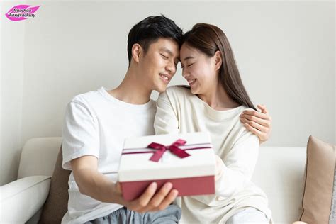 Kỷ Niệm Ngày Cưới Nên Tặng Quà Gì Cho Vợ ý Nghĩa Nhất