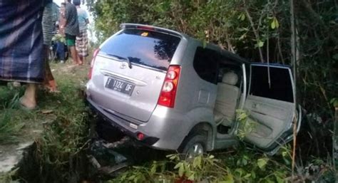 Kecelakaan Maut Motor Vs Avanza Di Jalan Raya Ambat Pamekasan Satu