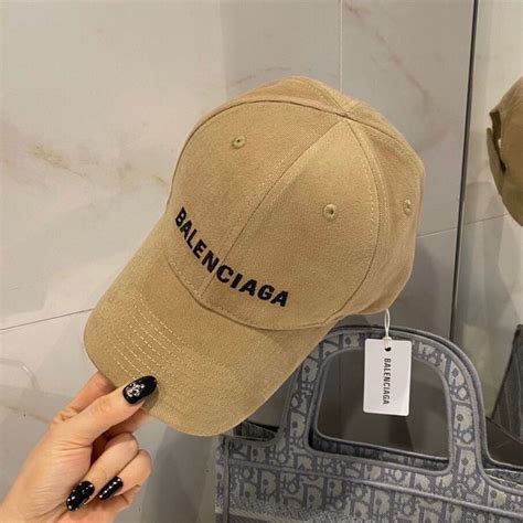 Бейсболка Balenciaga - купить с доставкой по выгодным ценам в интернет ...