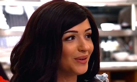 First Dates Alopecia Sufferer Eve Removes Wigs Charming Viewers With