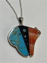 Pendant Bear Inlaid With Turquoise Spiny Oyster Shell And Jet In