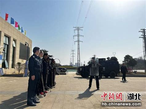 中新网湖北 湖北新闻网 沙洋民警上门送教 强化校园保安员技能培训