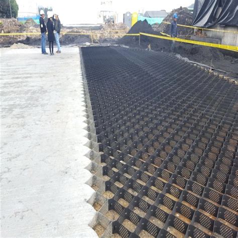 Slope Stabilization Retaining Wall Smooth Textured High Temperature