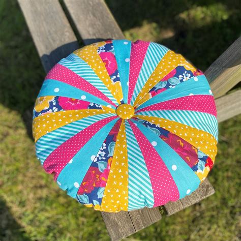 Round Patchwork Cushion Pattern Owl And Sewing Cat