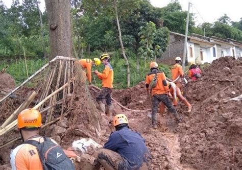 Gempa Susulan Belum Berakhir Warga Mamuju Kembali Panik Fajar
