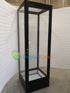 20 Ideas De Mannequin Display Cases Exhibidor Exhibición De Producto