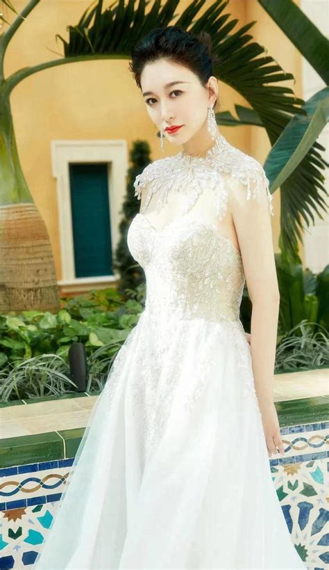 内娱女星审美风向标：告别排骨身材，迎接健康美学新时代！