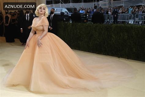 Billie Eilish Sexy Shows Off Her Cleavage At The 2021 Met Gala In New York Aznude