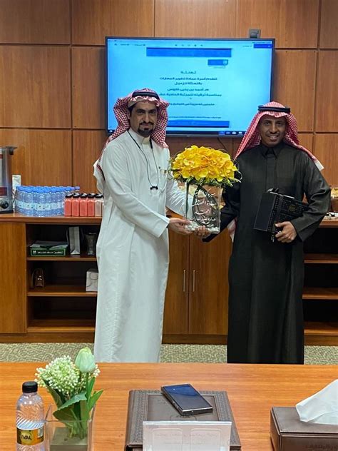 تكريم عميد عمادة تطوير المهارات للمترقين من منسوبي العمادة الاخبارية