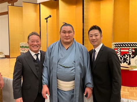 Tsuyoshi Nishioka1 一富夢結さんの個展にお邪魔させて頂きました🤙 一富夢結 西岡剛 Instagram