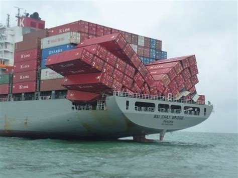 수은전구 Container Ship Accident