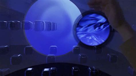 Quantum Physics Meets Art The Immersive Experience Of Quantum Lens